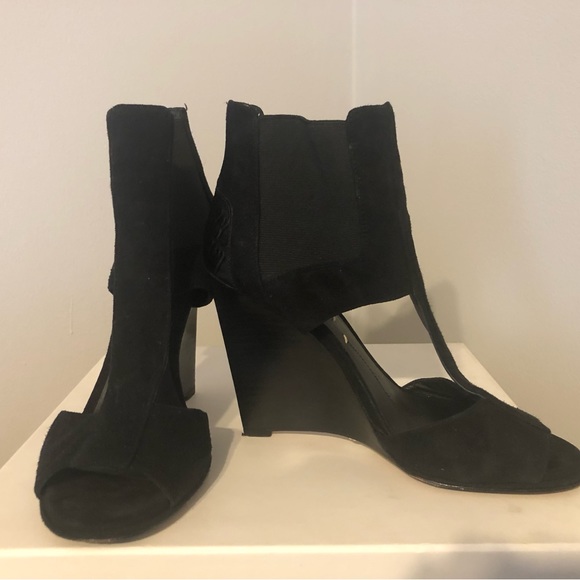 BCBGMaxAzria | Shoes | Bcbgmaxazria Black Suede Platform Heels Size 7 ...